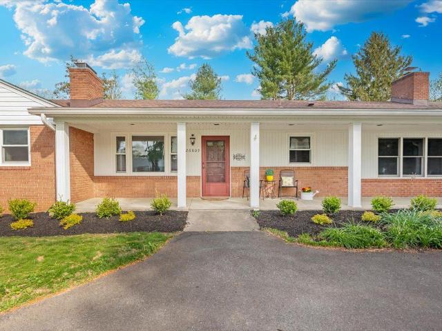 26809 Grace Ct, Damascus, MD 20872 | MLS #MDMC2227 | Compass