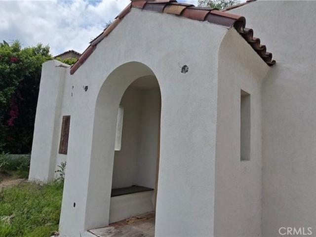 2680 Ivan Hill Ter, Los Angeles, CA 90039