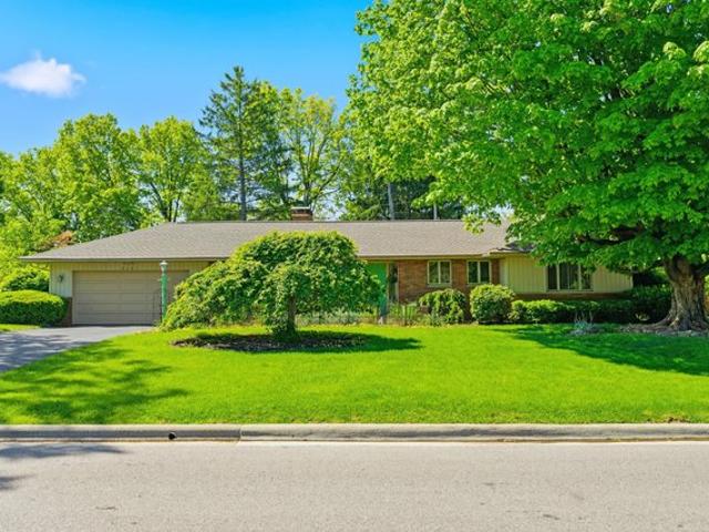 2681 Donna Dr, Upper Arlington, OH 43220