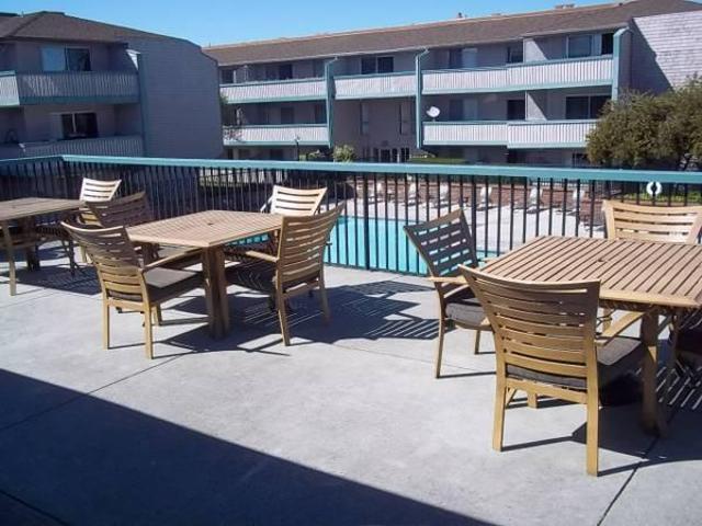 $2681 / 2br 1020ft² Large renovated two bedroom available now
