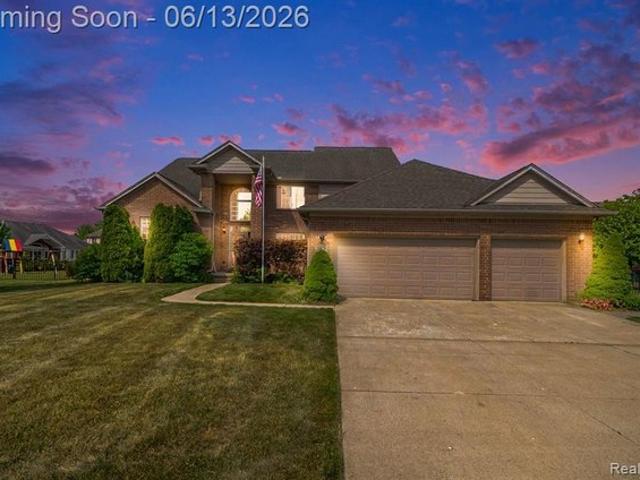 26820 Alderman Ct, Harrison Township, MI 48045