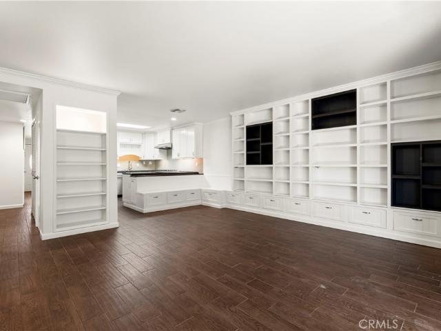 26824 Circle Of The Oaks
