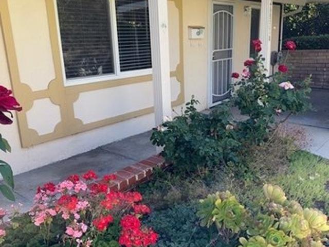 26831 Avenue of the Oaks Unit A, Newhall, CA 91321