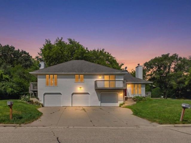 2683 2 Aberdeen Ct, Fitchburg, WI 53711