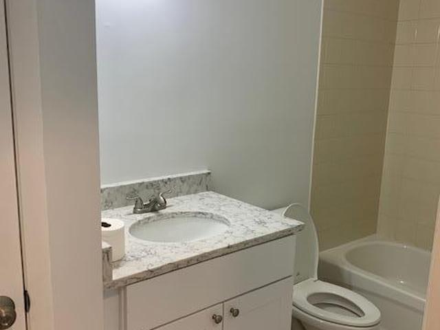 268 Alexandra Drive Unit 14