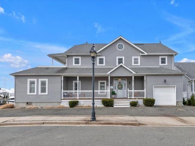 268 Gordon Pl, Freeport, NY 11520