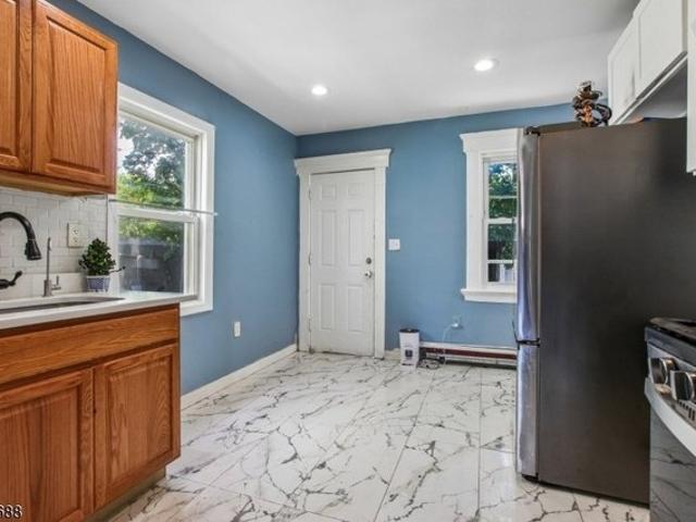 268 Halsted St, East Orange, NJ 07018