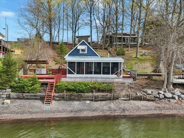 268 Lakeside Ln, Addison, VT 05491