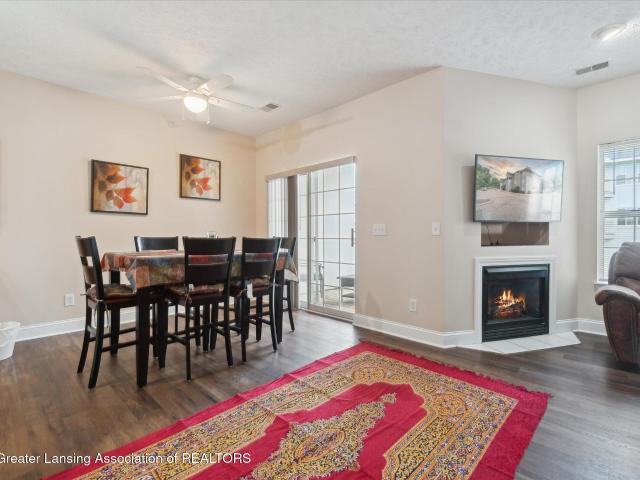 268 W Saginaw Street 202