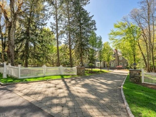 268 Woodside Ave, Franklin Lakes, NJ 07417