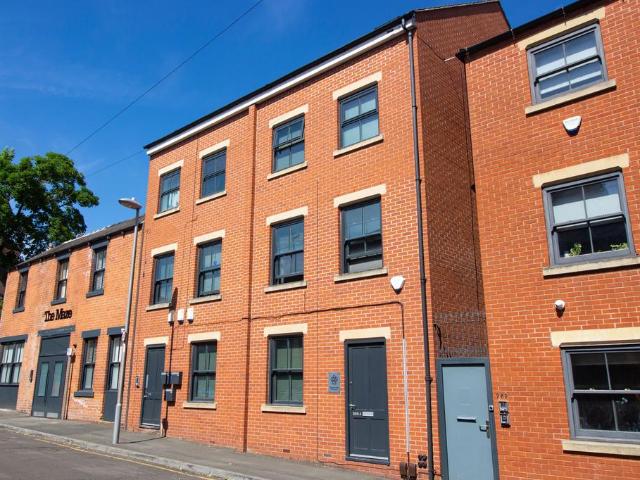 268a, North Sherwood Street. 4 bed flat to rent £2,253 pcm £520 pw