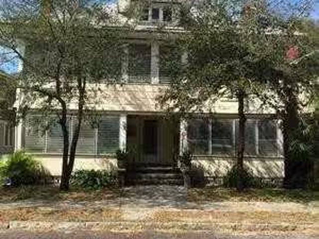 26957735 940 6th St N