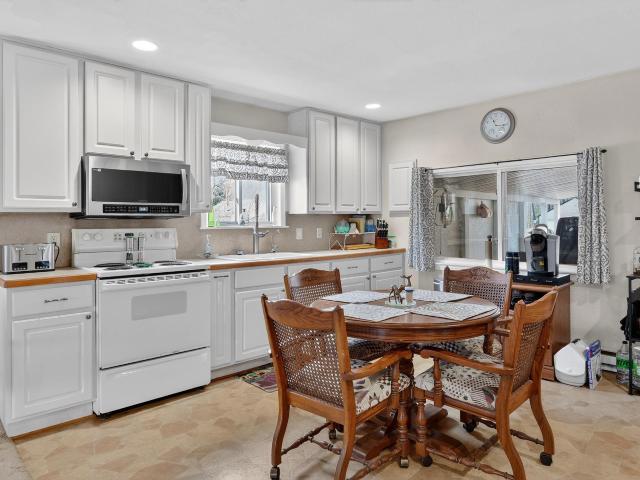 2695 Lakeshore Drive