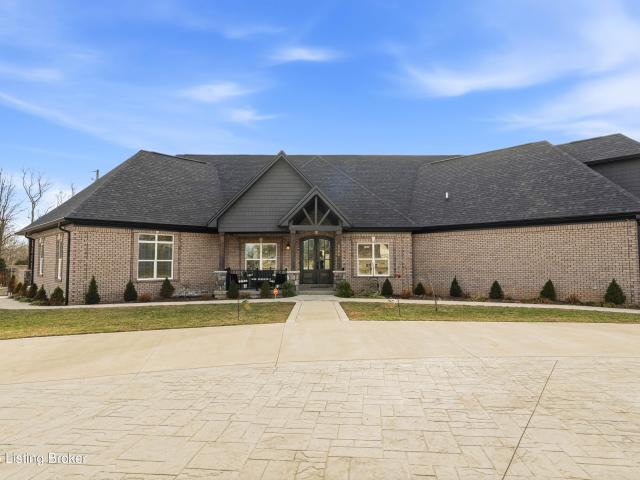 2696 Armstrong Ln