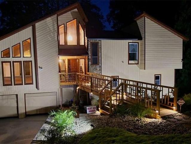 2696 Long Lake Ter NE, Roswell, GA 30075