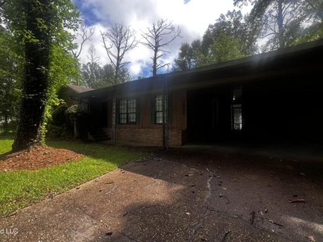 2696 Pinedale St, Jackson, MS 39204