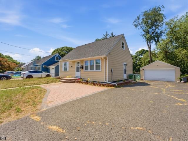 2697 Woodbridge Ave