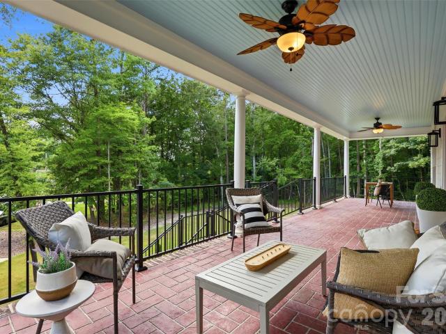 2698 Oakhurst Drive