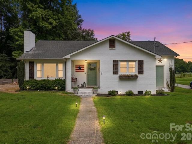 2698 Greenwood Rd, Rock Hill, SC 29730