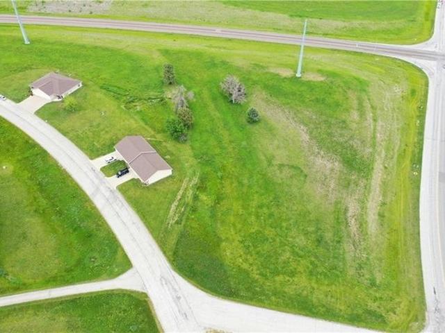 26992 Isadore St, Maryville, MO 64468