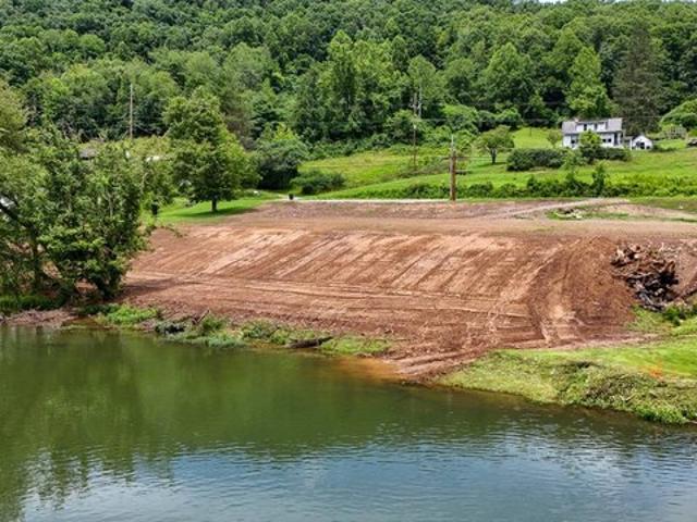 2699 Elk River Rd, Gassaway, WV 26624