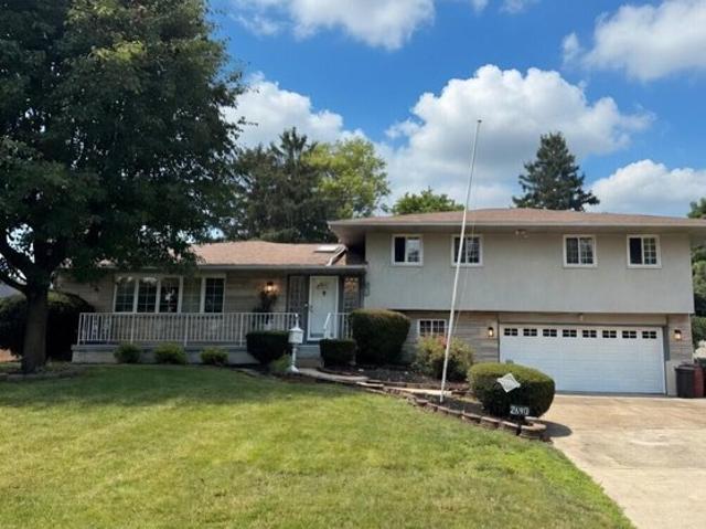 2690 Burnaby Dr, Columbus, OH 43209