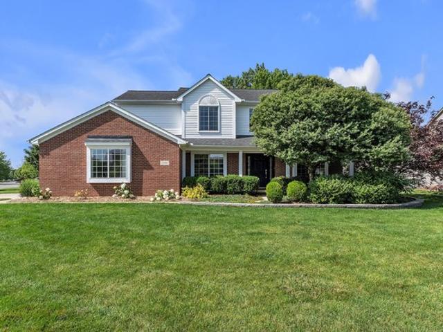 2690 Chateau Ct, Ann Arbor, MI 48103