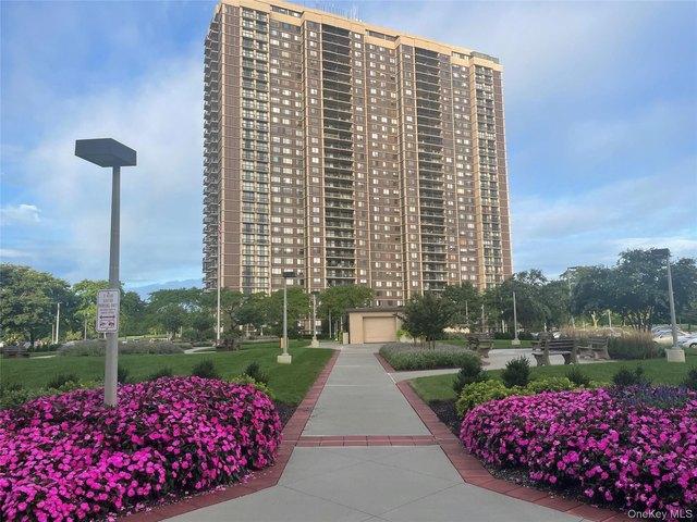 26910 Grand Central Pkwy Apt 27T, Floral Park, NY 11005