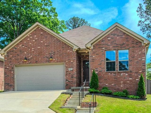 2691 Juniper Dr, Benton, AR 72019