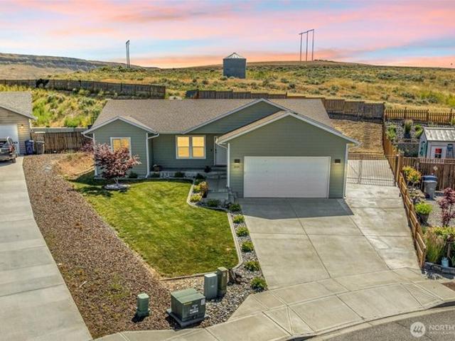 2691 Semolina Loop, East Wenatchee, WA 98802