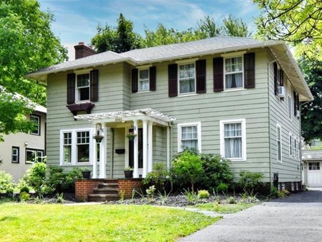 2692 W St James Pkwy, Cleveland Heights, OH 44106