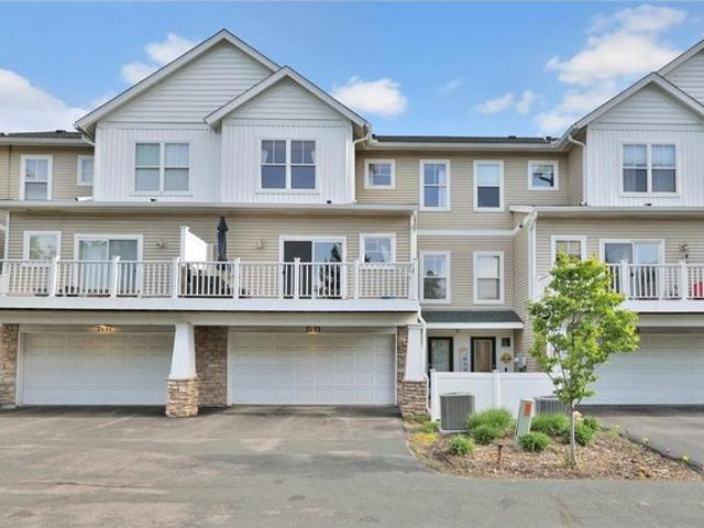 2693 New Century Ln, Maplewood, MN 55119