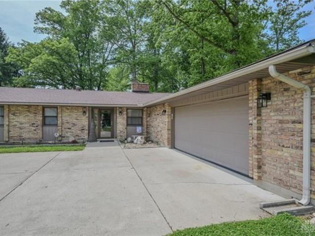 2693 Ehrhart Dr, Springfield, OH 45502