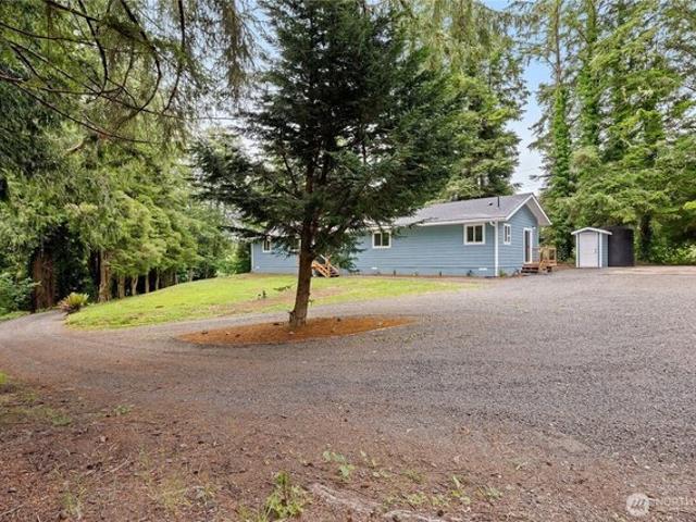 2693 State Route 101, Ilwaco, WA 98624