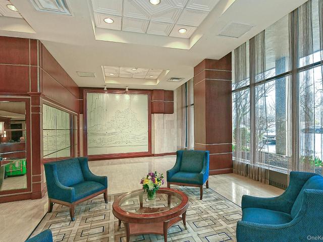 269 10 Grand Central Parkway 15L