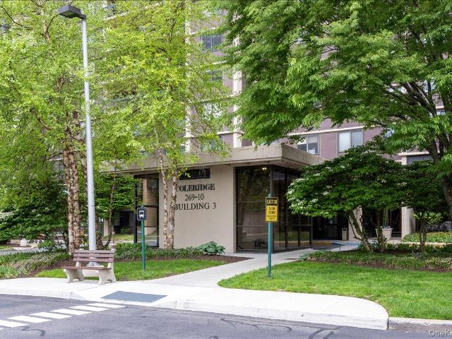 269 10 Grand Central Parkway 19K