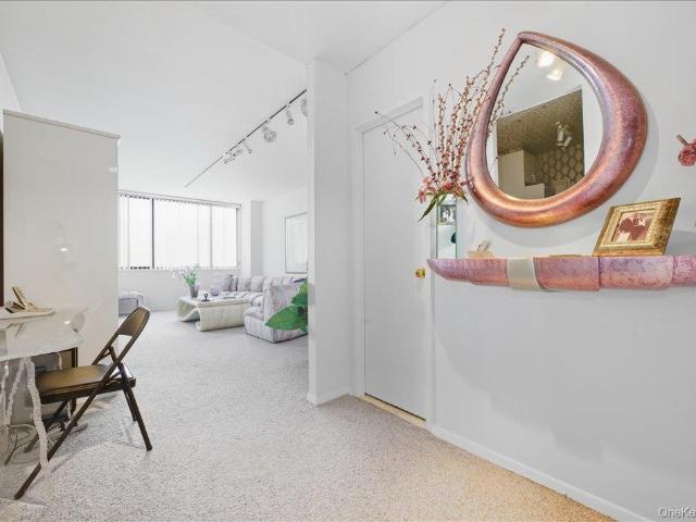 269 Grand Central Parkway, Unit 21M