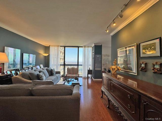 269 Grand Central Parkway, Unit 24R | Compass