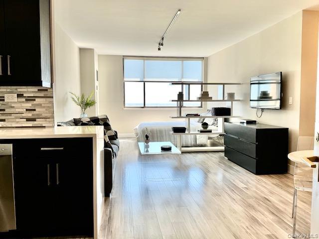 269 Grand Central Parkway, Unit 27C