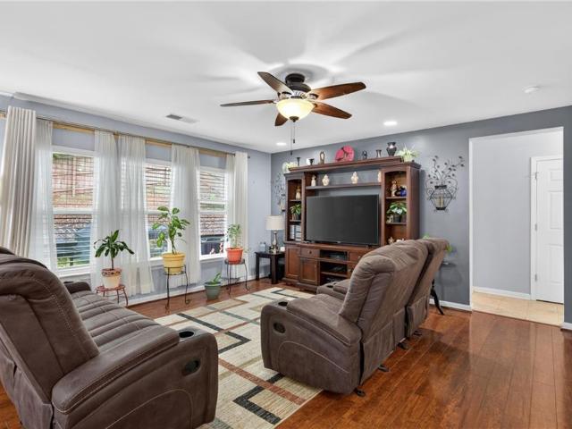 269 Edinburgh Lane