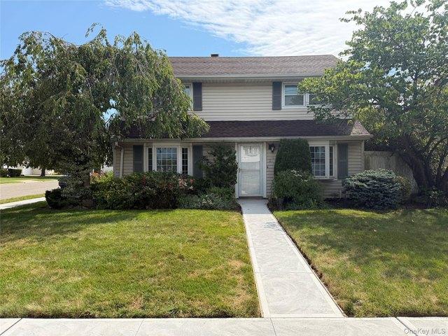 269 Forest Ave, Massapequa, NY 11758