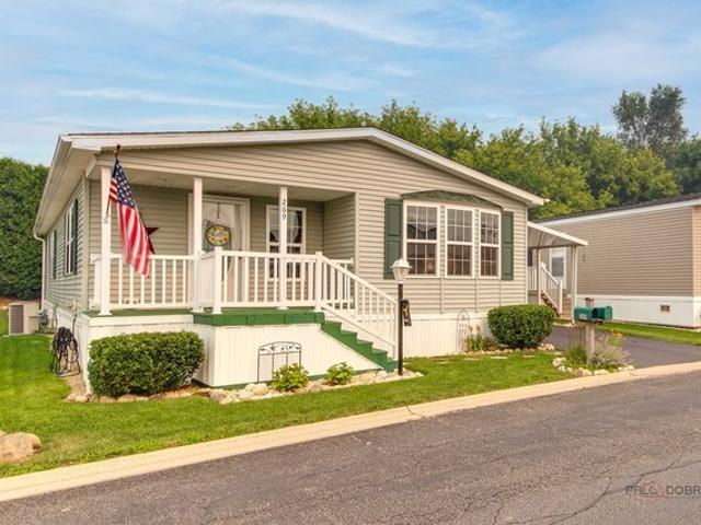 269 Forestview Dr, Crystal Lake, IL 60014