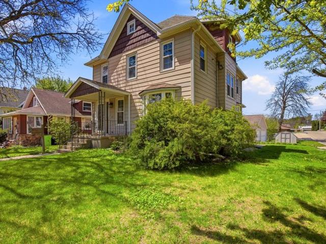 269 S Walnut St, Mayville, WI 53050