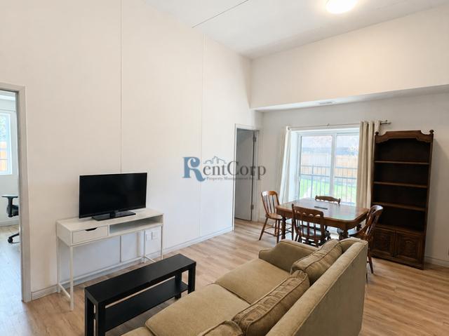 269 Sunview Street 101, 3 beds, 2 full baths