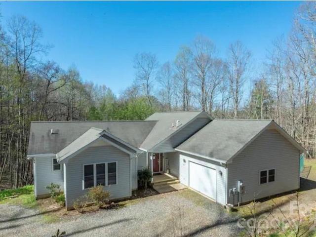 269 Woodstock Dr, Burnsville, NC