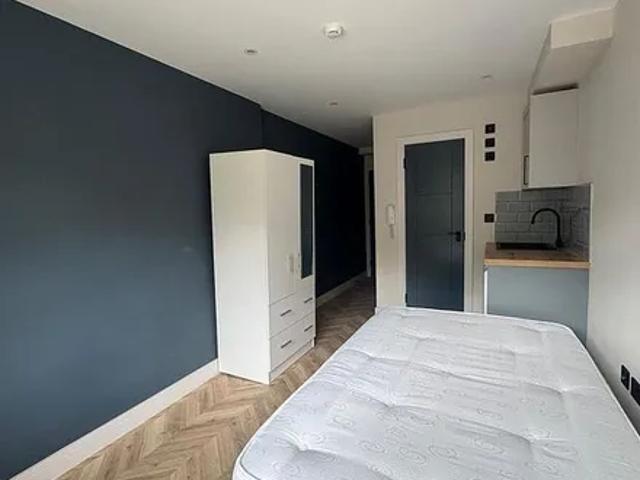 26 48 evens Albemarle Gardens, London, KT3 5BB, United Kingdom | 1 bed apartment for rent #168063496 | Rentberry