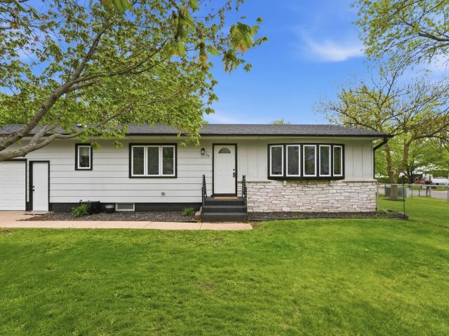 26 4th Avenue SE