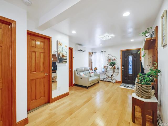 26 03 th Street