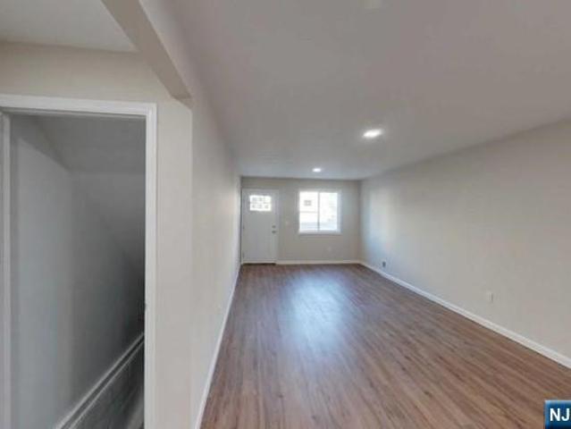 26 28 Boyd Street # 1st floor