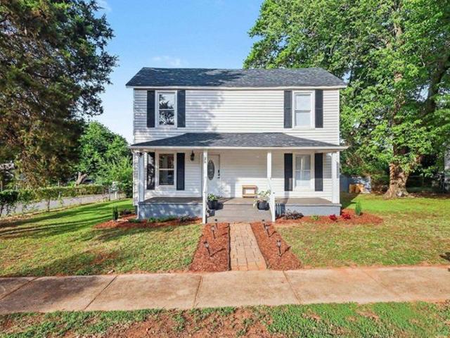 26 2nd Ave, Greenville, SC 29609
